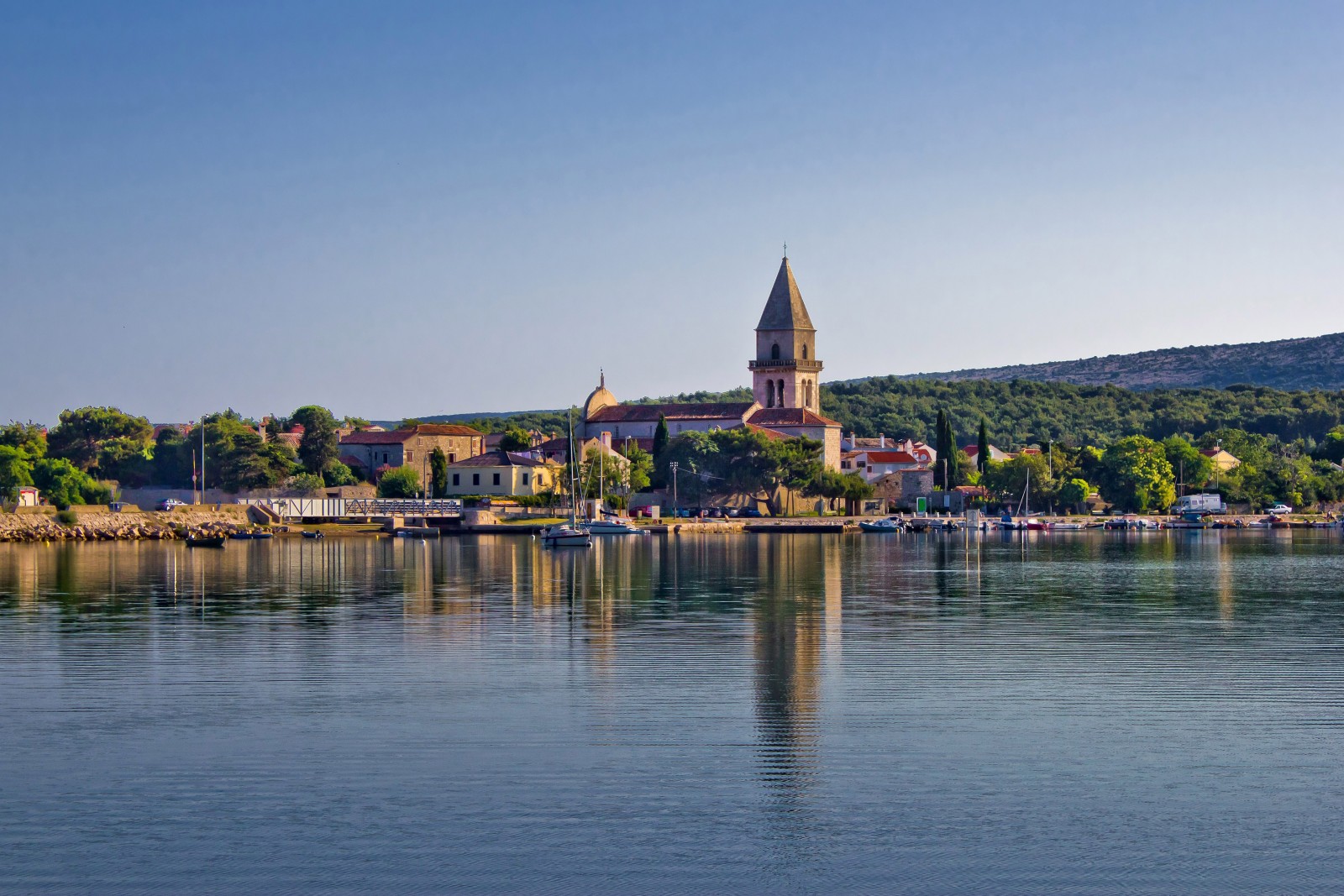 Cres - Come arrivare, dove dormire e spiagge